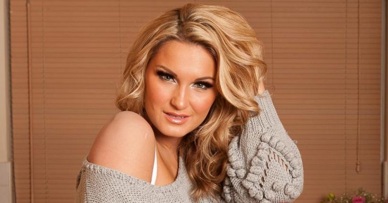 Sam Faiers Height, Weight, Measurements, Bra Size, Shoe Size
