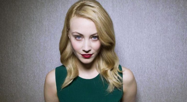 Sarah Gadon Height, Weight, Measurements, Bra Size, Shoe Size