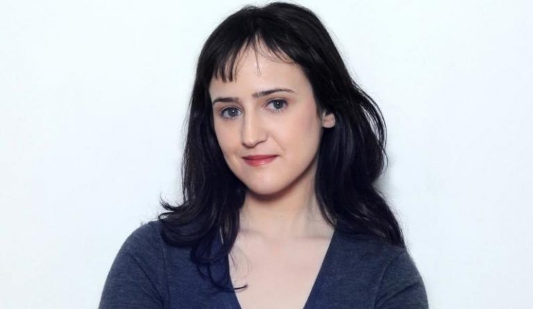 Mara Wilson Height, Weight, Measurements, Bra Size, Shoe Size