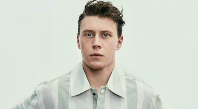 George MacKay Height, Weight, Body Measurements, Shoe Size