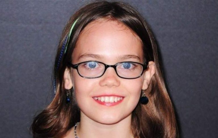 Oona Laurence Height, Weight, Measurements, Bra Size, Shoe Size