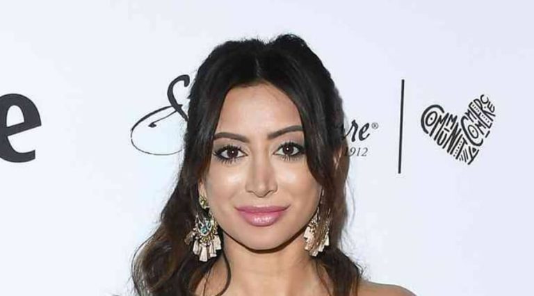 Noureen DeWulf Height, Weight, Measurements, Bra Size, Shoe Size