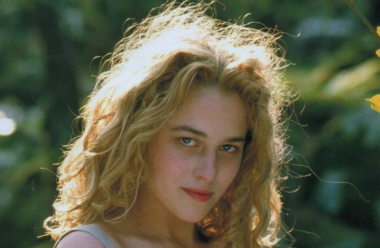 Beatie Edney Height, Weight, Measurements, Bra Size, Shoe Size