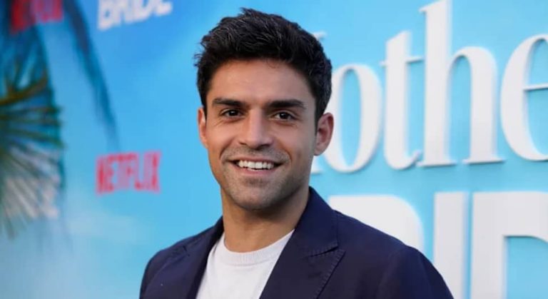 Sean Teale Height, Weight, Measurements, Shoe Size
