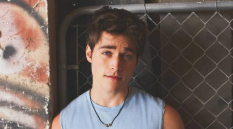 Froy Gutierrez Height, Weight, Measurements, Shoe Size