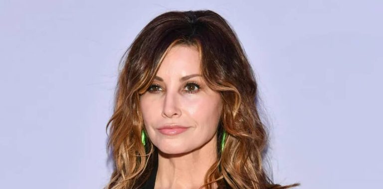 Gina Gershon Height, Weight, Measurements, Bra Size, Shoe Size